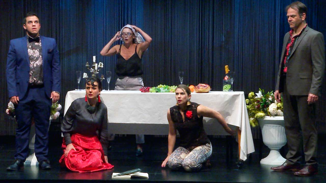 neuestheater.ch - Così fan tutte - Bühne - arttv.ch